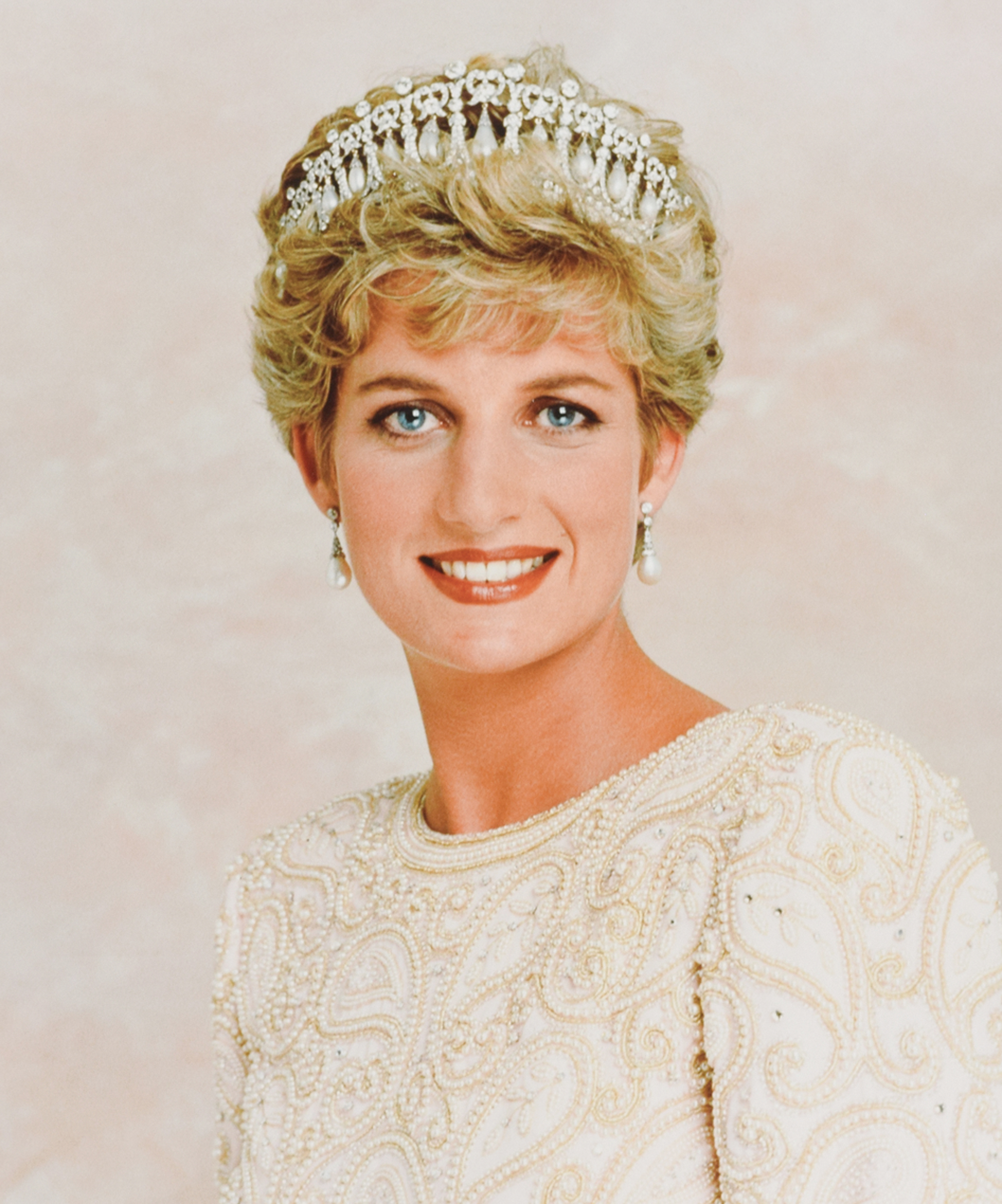 Sell Royalty memorabilia: RR Auction